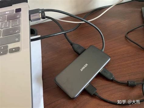 笔记本电脑如何外接两个显示器，达到三个屏同时显示？ 知乎