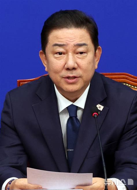 김병기 윤석열 전 대통령 감옥으로 돌려보내야 단 1분의 자유도 허용 안 돼 뉴시스pic