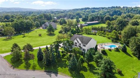 East Greenbush Ny Homes For Sale And Real Estate 74 Homes Trulia
