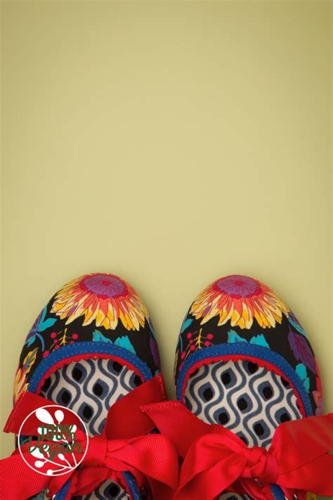 Ruby Shoo Willow Floral Pumps Années 50 En Noir Acheter Chez Topvintage