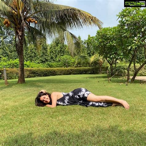 Isha Talwar Instagram Blame It On The Beach Gethu Cinema