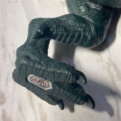 Jurassic World Dual Attack Concavenator Dinosaur Toys