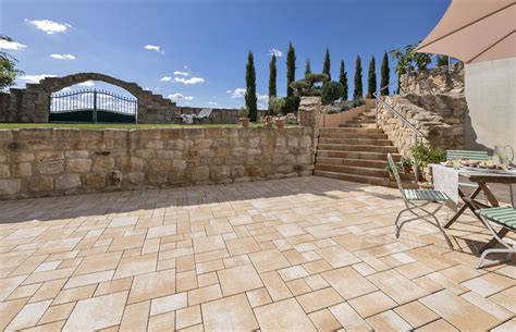 Mediterrane Gartengestaltung In Natursteinoptik Kann Baustoffwerke