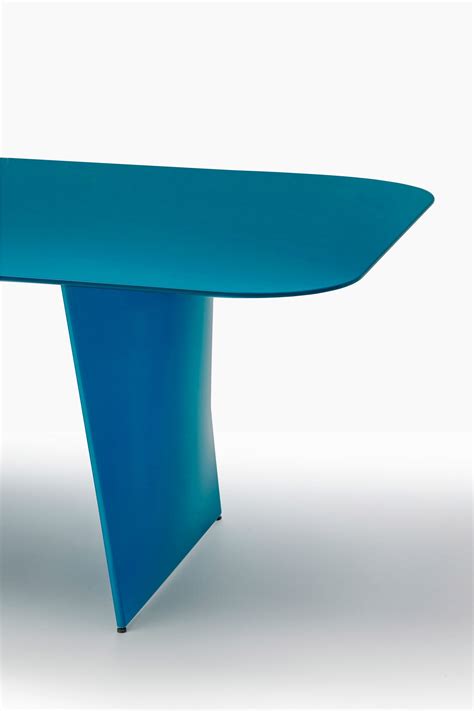 Frank Table By Robin Rizzini For Pedrali Dezeen Showroom