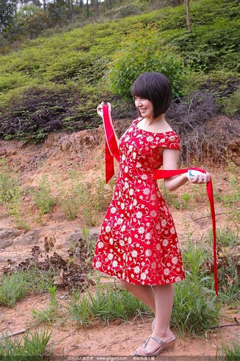 国模嘉妮私拍户外人体摄影