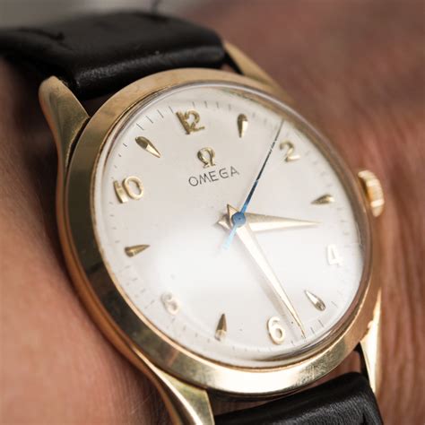 Collectors Omega Military Style Dress Watch Gold Style Leather Band
