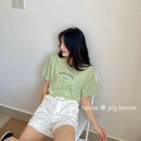 Pig House Áo Phông In Chưc Bassic Dành Cho Các Cô Nàng
