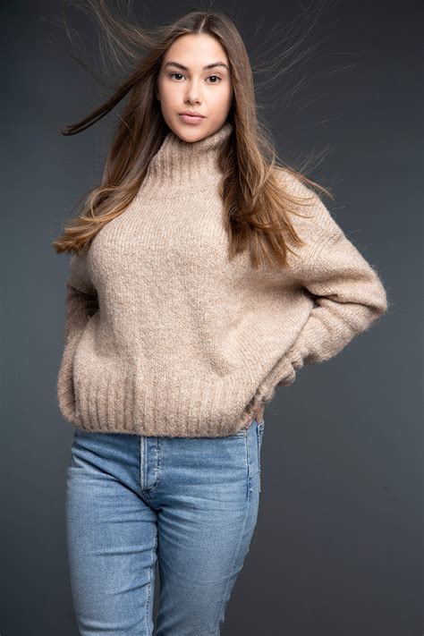 Kelsey R New View Modeling