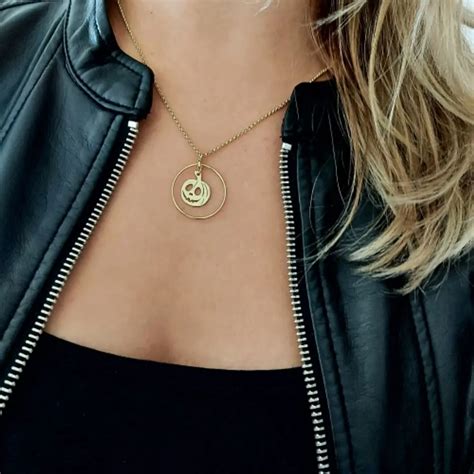 Pumpkin Necklace In A Circle C21 Hal 01au Wasserman Eu