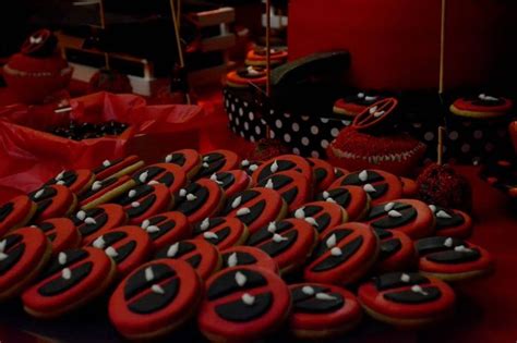 Pin By Lek Comunicacion On Candy Bar Deadpool Food Candy Bar Sausage