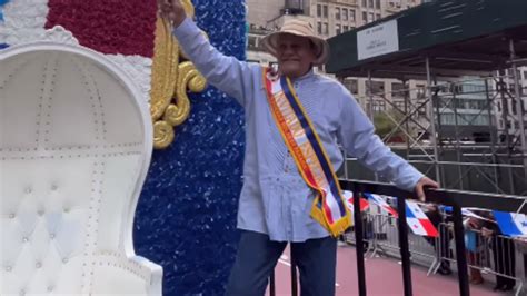 Roberto Durán Representa A Panamá En El Desfile De La Hispanidad