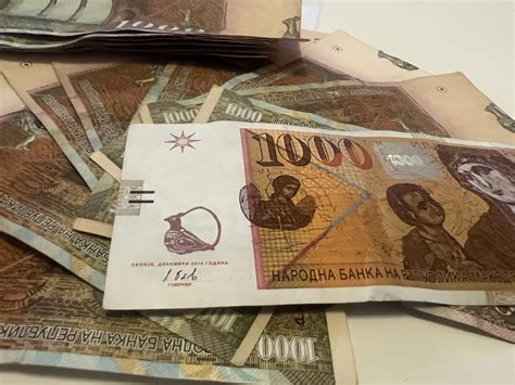 ДОДЕКА ИНФЛАЦИЈАТА ГАЛОПИРА ПАЃА ПРОСЕЧНАТА ПЛАТА Во јуни била 45 469 денари помалку за околу