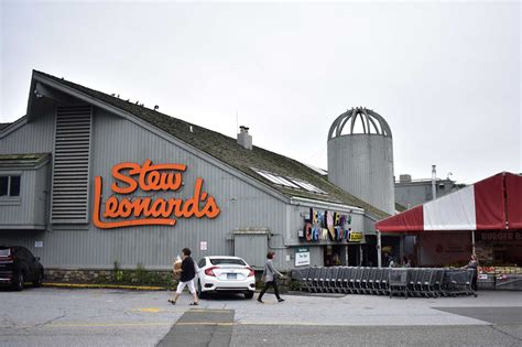 Police Stratford Woman Charged In Stew Leonards Seafood Robbery In