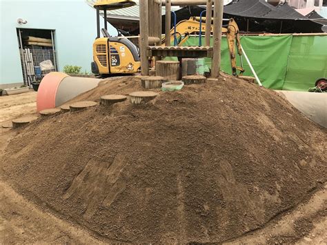 築山の工事をしています。 Daiko Staff Blog