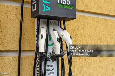 전기 자동차 충전 스테이션 전기 차 전기 자동차 자동차 연료의 새로운 시대 0명에 대한 스톡 사진 및 기타 이미지 0명 교통수단 녹색 기술 Istock