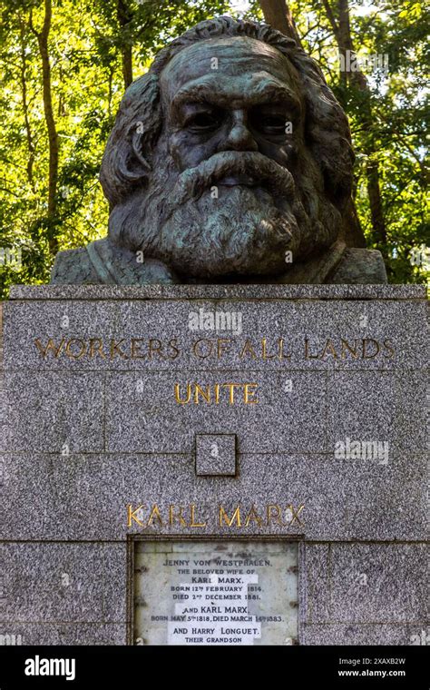 London England August 2023 The Grave Of Karl Marx With A Large