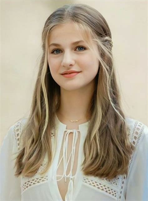 Photos Leonor Princess Of Asturias Dinner With Friends Artofit