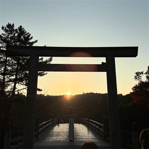 Saki Hatori Threads Say More