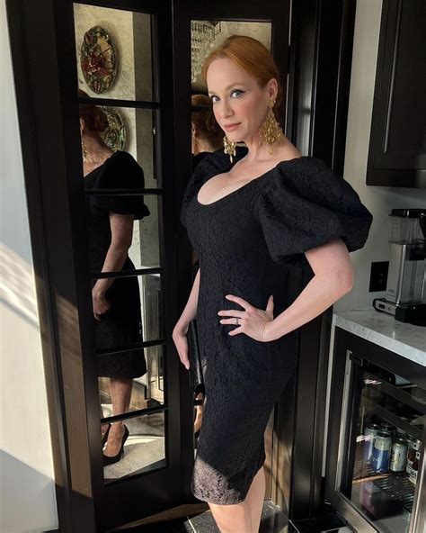 Christina Hendricks Hourglass Curves Have Fans Doing A Double Take In