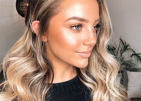 Samantha Rubys Instagram Twitter And Facebook On Idcrawl