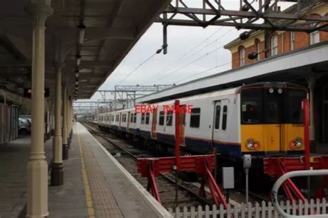 Photo 2 Class 315 Unit 315809 At Chingford Railway Station London