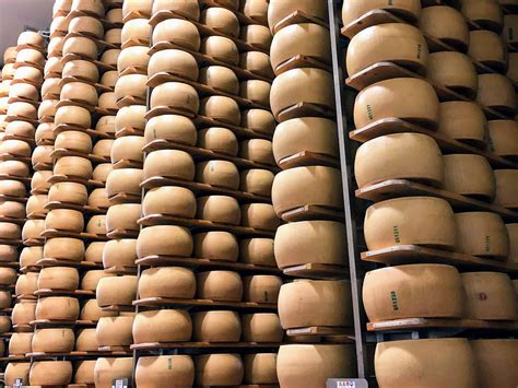 What To Do With A Parmesan Rind Cook Like An Italian Eating Around