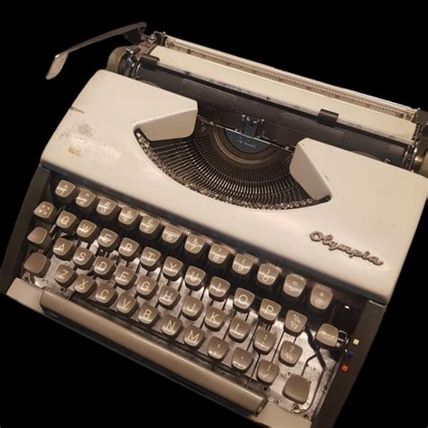 Olympia Small Typewriter Universal Typewriter Co