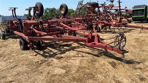Case Ih 5600 Tillage Chisel Plows For Sale Tractor Zoom