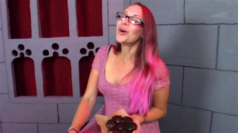 La Vore Girls Enjoyable Snack At The Tower Of Voreand