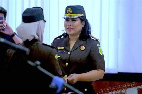 Profil Singkat Apsari Dewi Kepala Kejari Tangsel Baru Pengganti Silpia