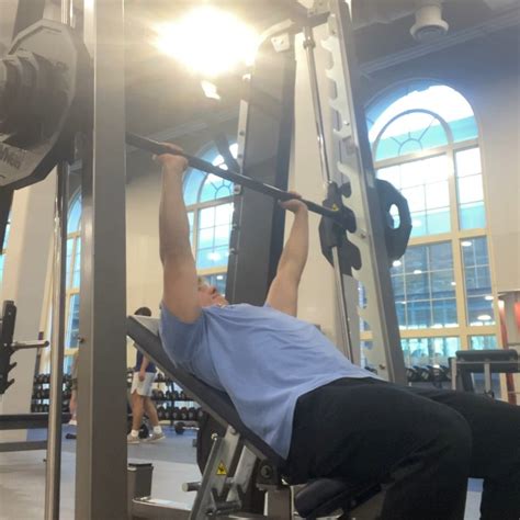 Chest Press Machine Proper Form And Technique Guide Gravitus