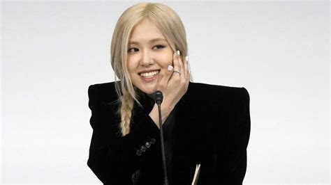 Fans Are Proud Of Blackpinks Rosé Giving A Speech At The Apec Summit
