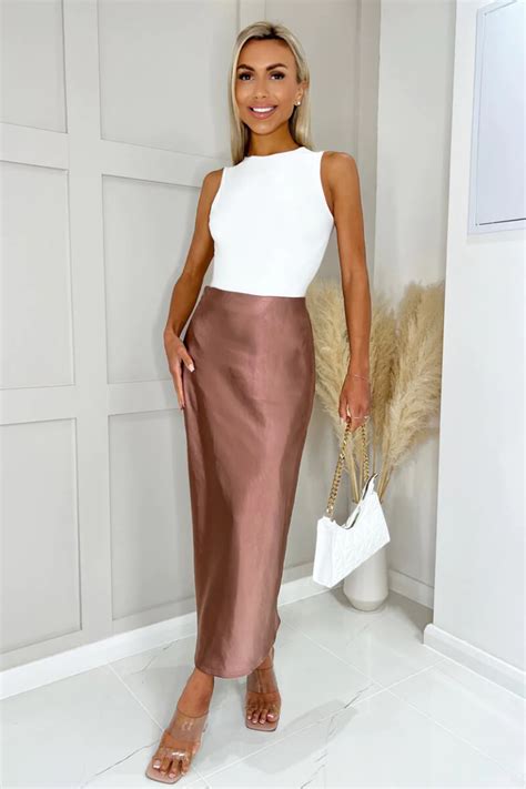 How To Style A Satin Skirt For Every Occasion 19 Outfit Ideas