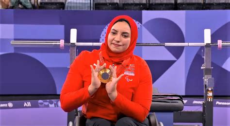 خلف الكواليس المصرية رحاب رضوان تحصد ذهبية منافسات رفع الأثقال وزن 55 كيلوغراما ضمن دورة