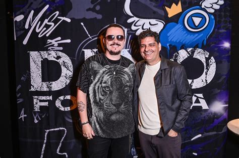 Dino Fonseca Canta Clássicos Do Rock E Dos Anos 80 Em Vitória Veja Fotos