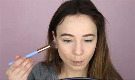 Soft Natural Makeup Look For Acne Upstyle