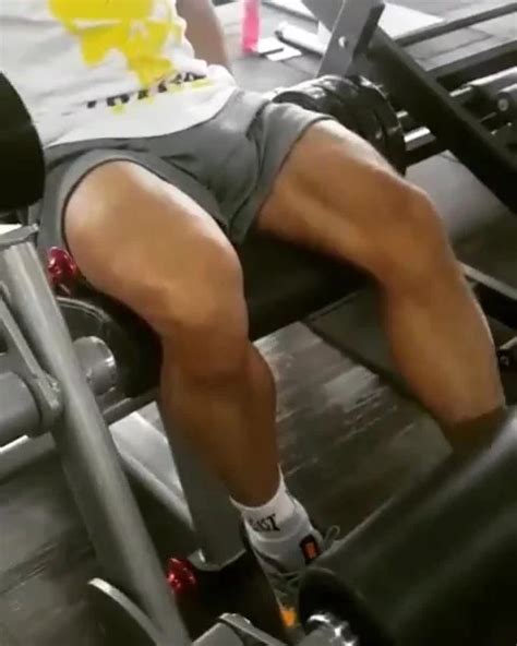 Battle Of The Bulge O Huge Bulge At The Gym