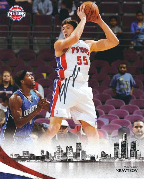 Autographed Viacheslav Kravtsov 8x10 Detroit Pistons Photo Main Line Autographs