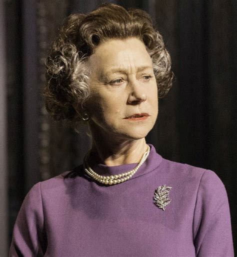 Helen Mirren As Queen Elizabeth Ii In The Audience 98695 Cinestudio