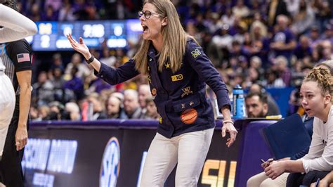 Kim Barnes Arico Extension Michigan Coach Signed Through 2027 28