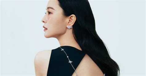 세월을 거스르는 정유미의 아름다움 │ 하퍼스 바자 코리아