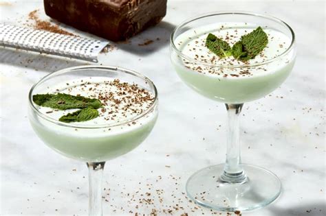 The 3 Ingredient Grasshopper” Cocktail Is Even Better Than Dessert