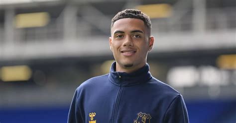 Everton Team News As Lewis Dobbin And Jarrad Branthwaite Start Against Wolves Liverpool Echo