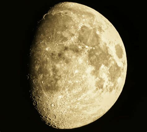 [400 ] Moon Craters Wallpapers