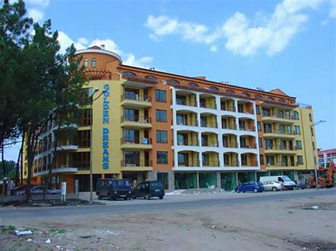 Golden Dreams: Просторные квартиры на Солнечном берегу