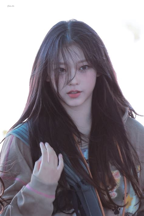 姜諧潾這天機場真的美到瘋掉 這個風真的是吹的剛剛好 太漂亮了