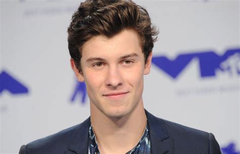 Shawn Mendes Biography Net Worth Early Life Career Girlfriend