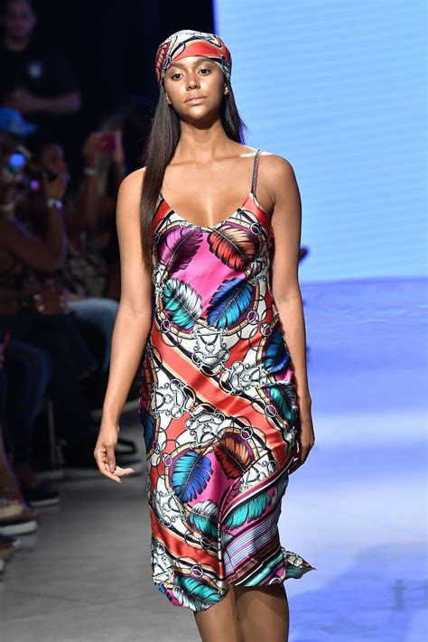 Miami Swim Week Model List Coral Swimwear Fashion Show Uavnb