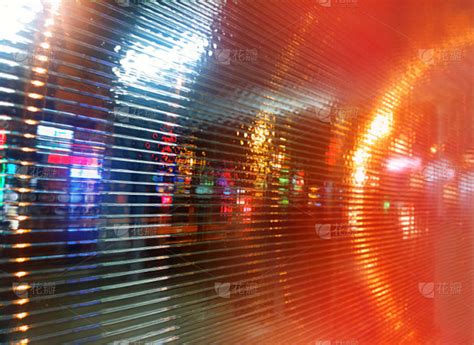 背景 夜晚 霓虹灯 城市 戏剧性的天空 紧迫 健康保健 倾斜视角 照明设备 长的