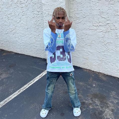 Jay Bezzy Look At Me Lyrics Genius Lyrics